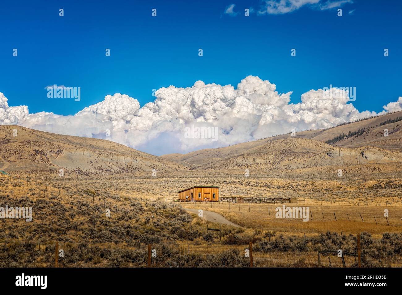 Thick smoke clouds over mountains in Colorado due to a wildfire Stock ...