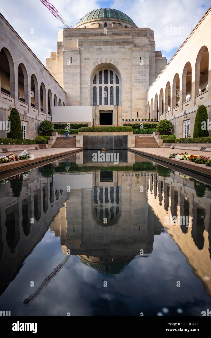 war memorial canberra in australia, with statue of soldiers Stock Photo - Alamy