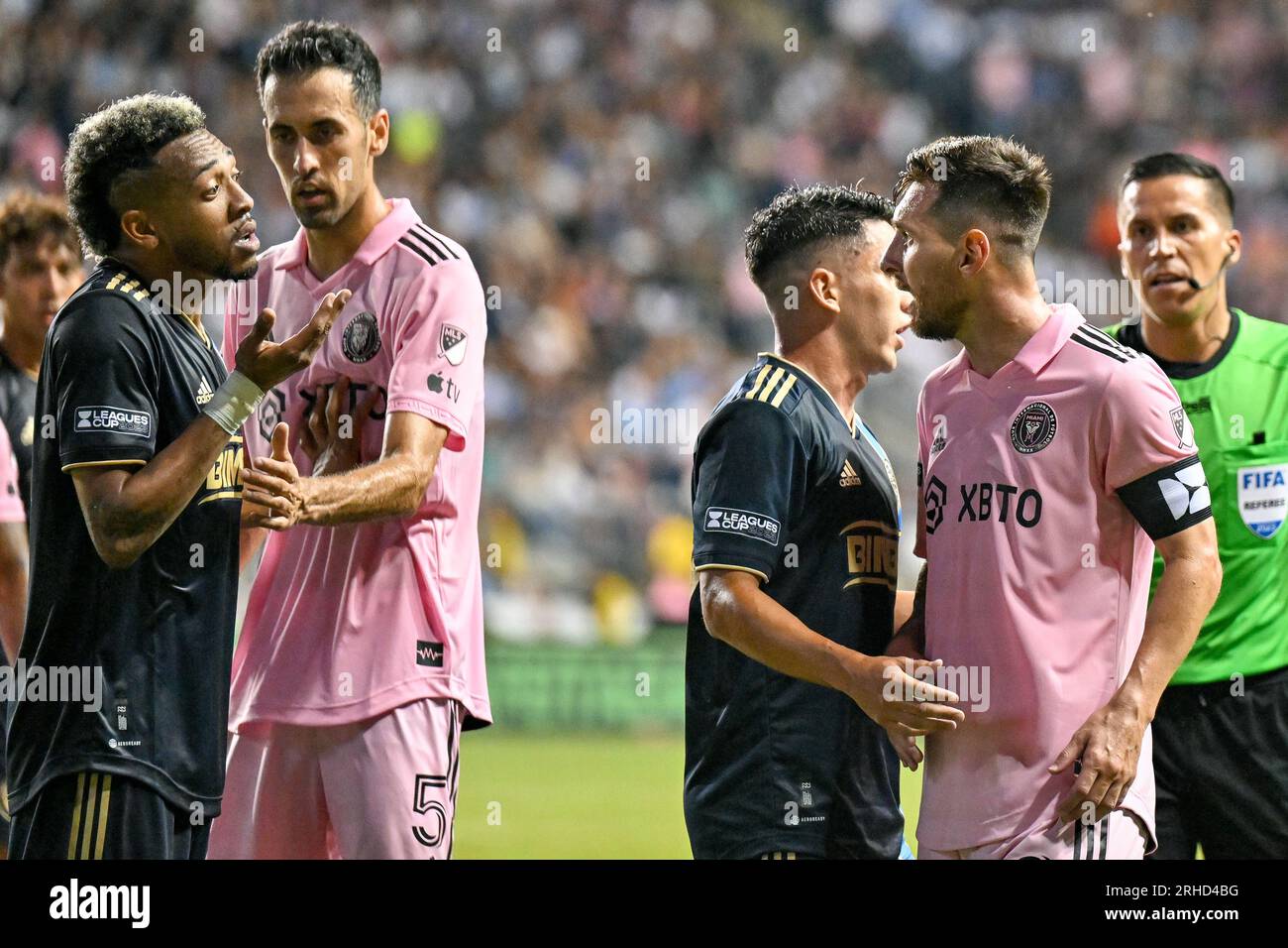 Lionel messi pink kit hi-res stock photography and images - Alamy