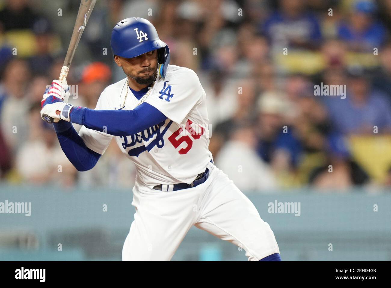LOS ANGELES, CA - AUGUST 15: Los Angeles Dodgers right fielder Mookie ...