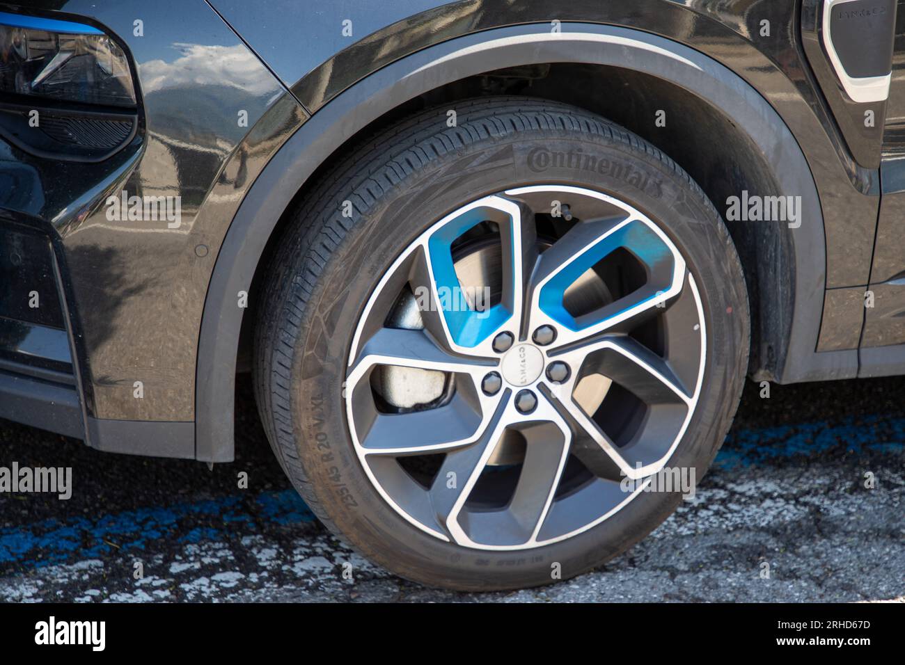 Bordeaux , France - 08 01 2023 : Lynk & Co wheel with continental tyre ...