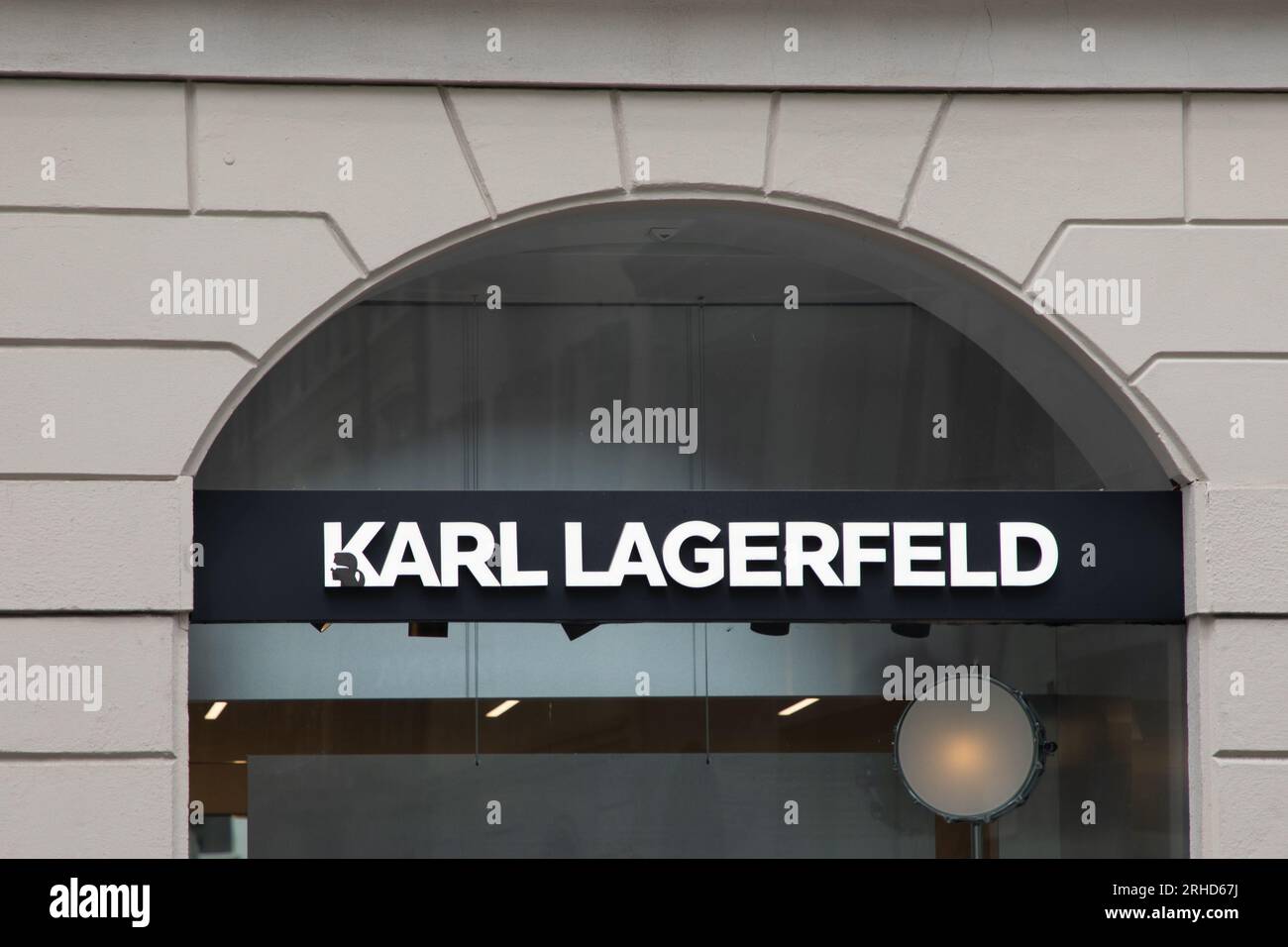 Karl lagerfeld french commercial hi-res stock photography and images ...