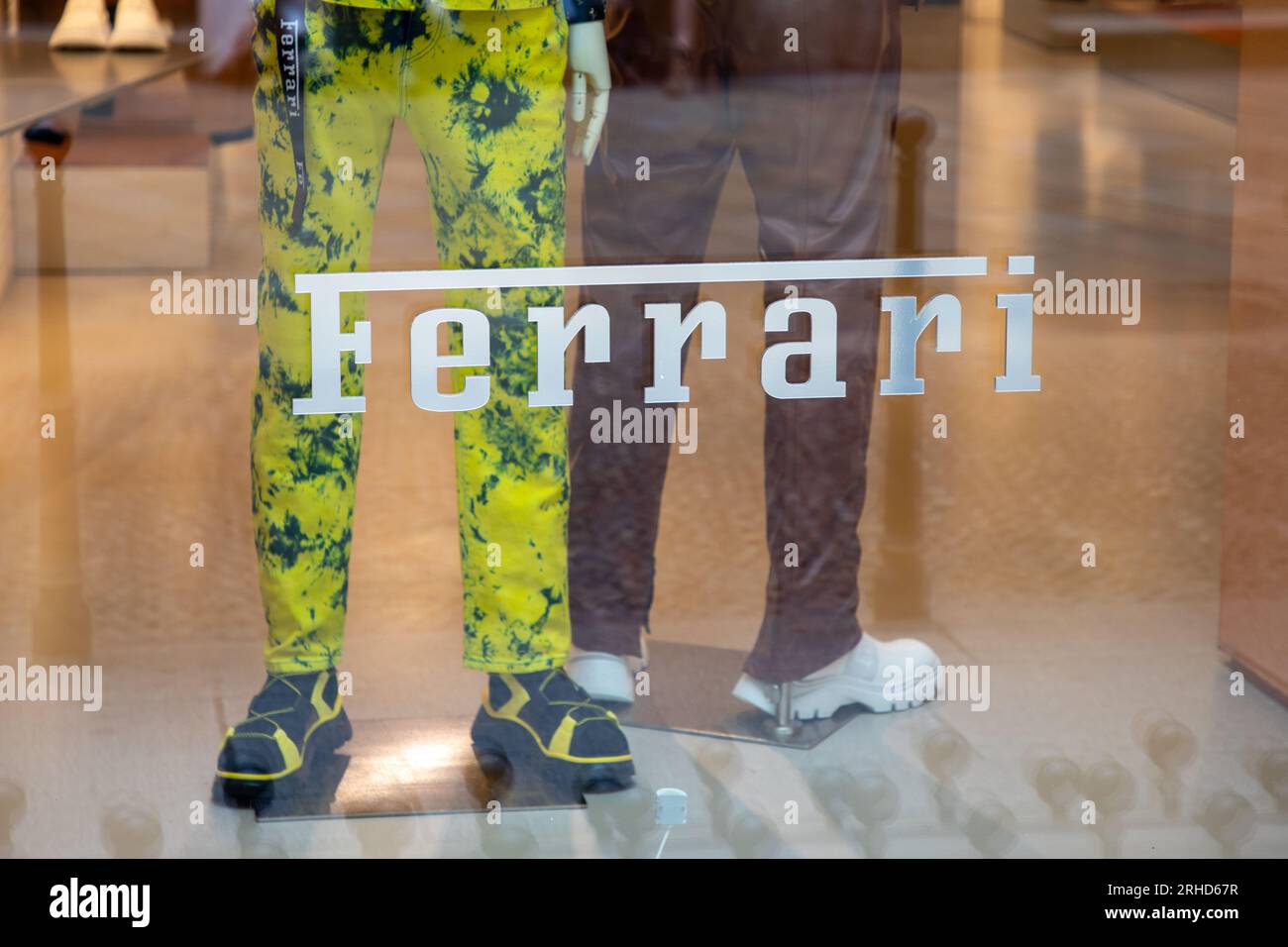 Ferrari shop front hi-res stock photography and images - Alamy Ferrari shop front hi-res stock photography and images - Alamy