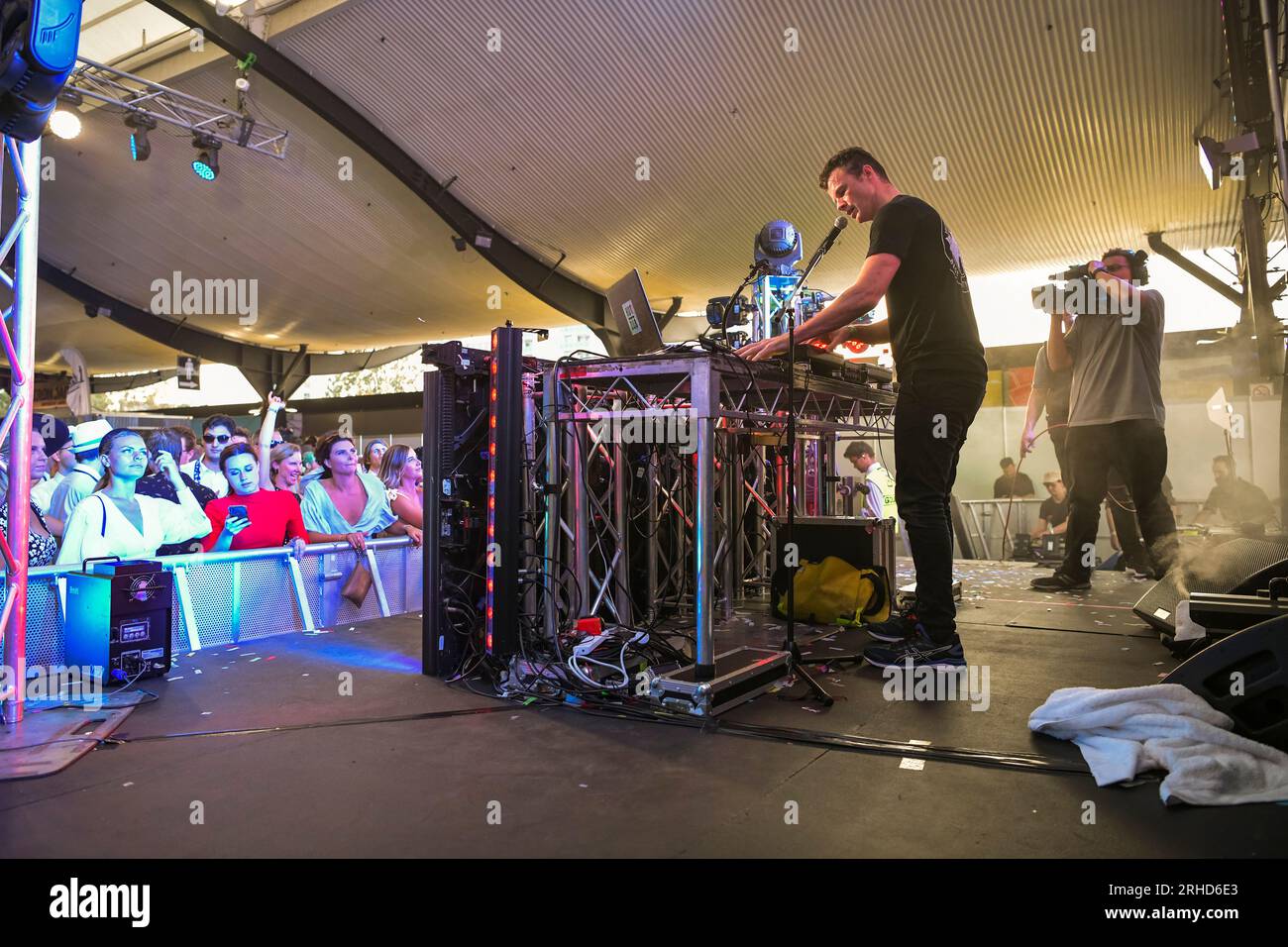 Dj machine hi-res stock photography and images - Alamy