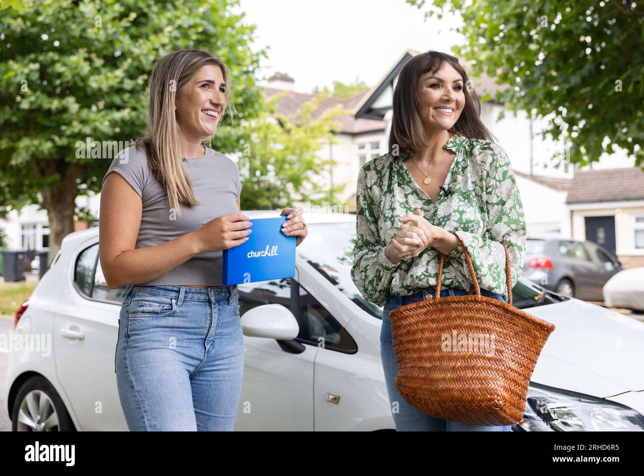 EDITORIAL USE ONLY Martine McCutcheon (right) with Lou Kelly at the ...