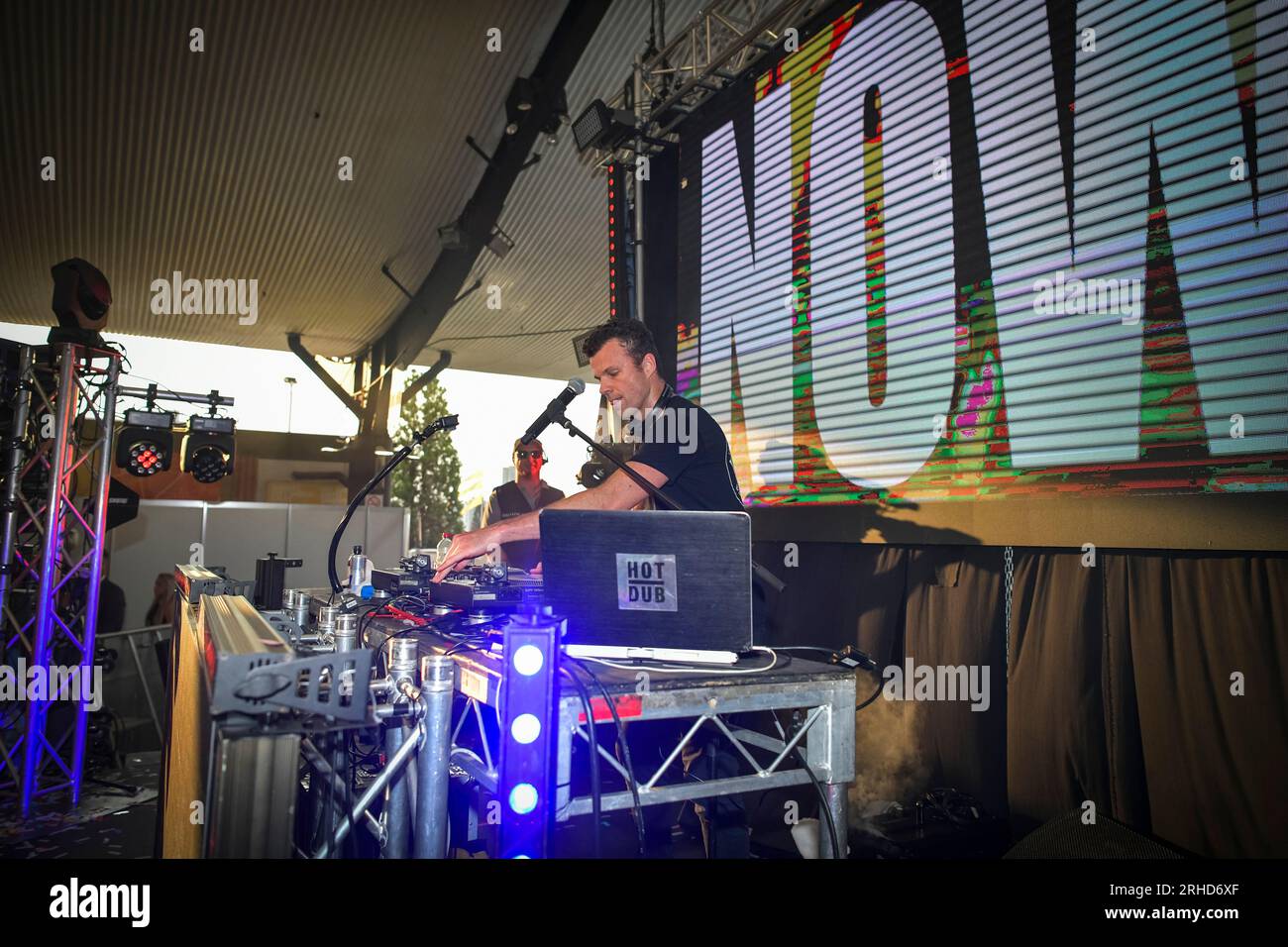 Smoke dance australia hi-res stock photography and images - Alamy