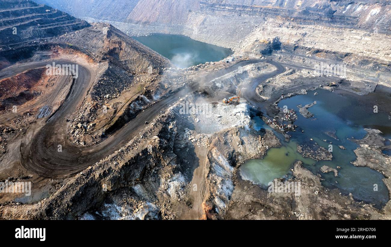 Coal mines in Dhanbad Jharkhand Stock Photo - Alamy