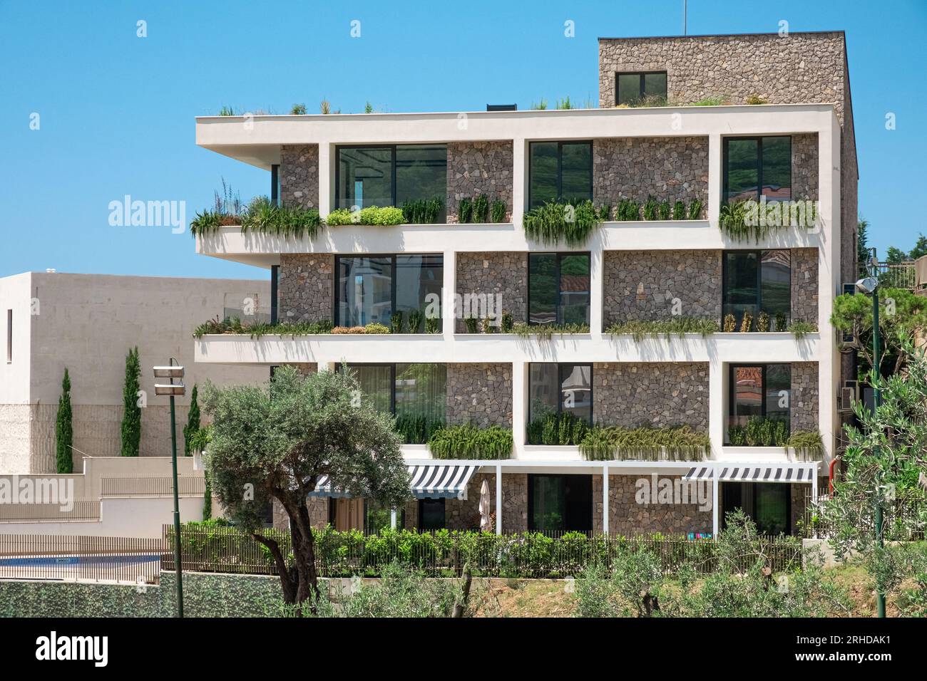 Modern Green Apartment Building Designs Green Roofs And Walls City