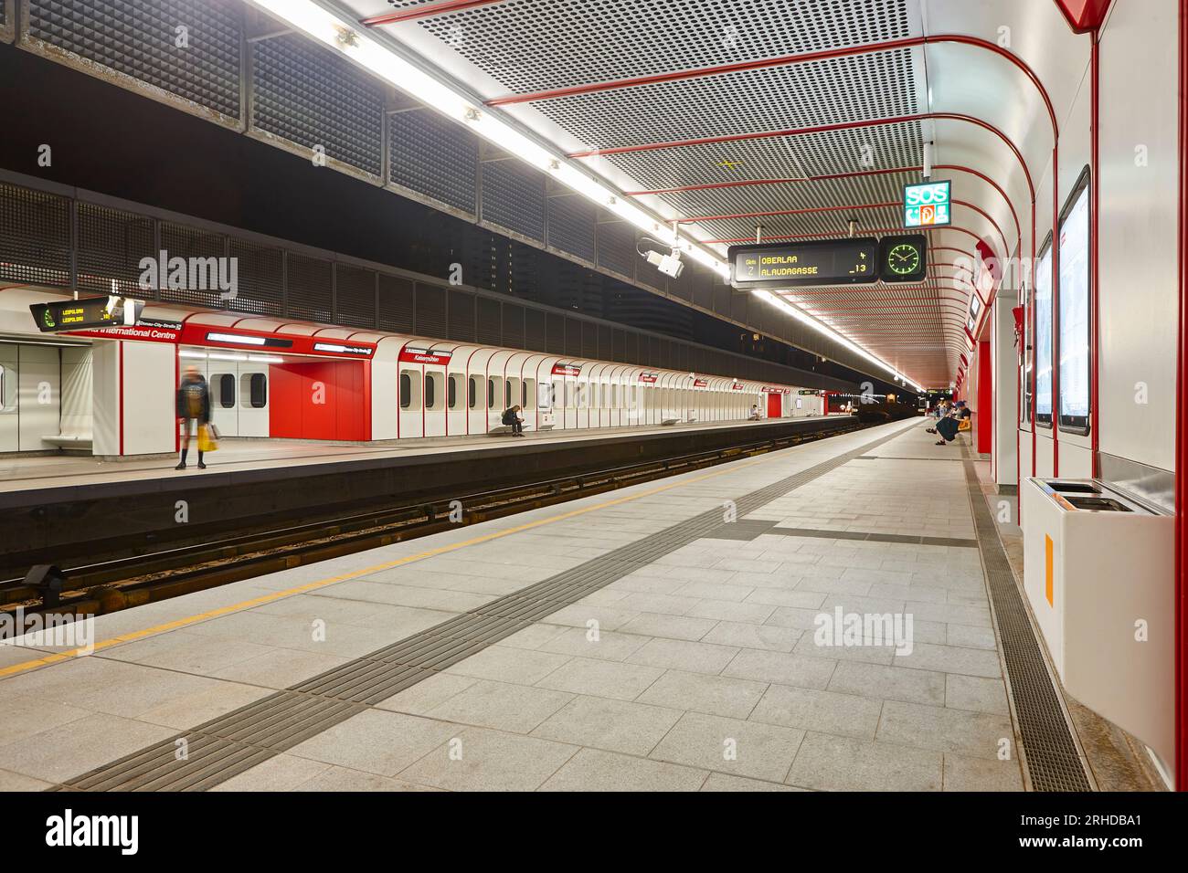 Metro junction center hi-res stock photography and images - Alamy