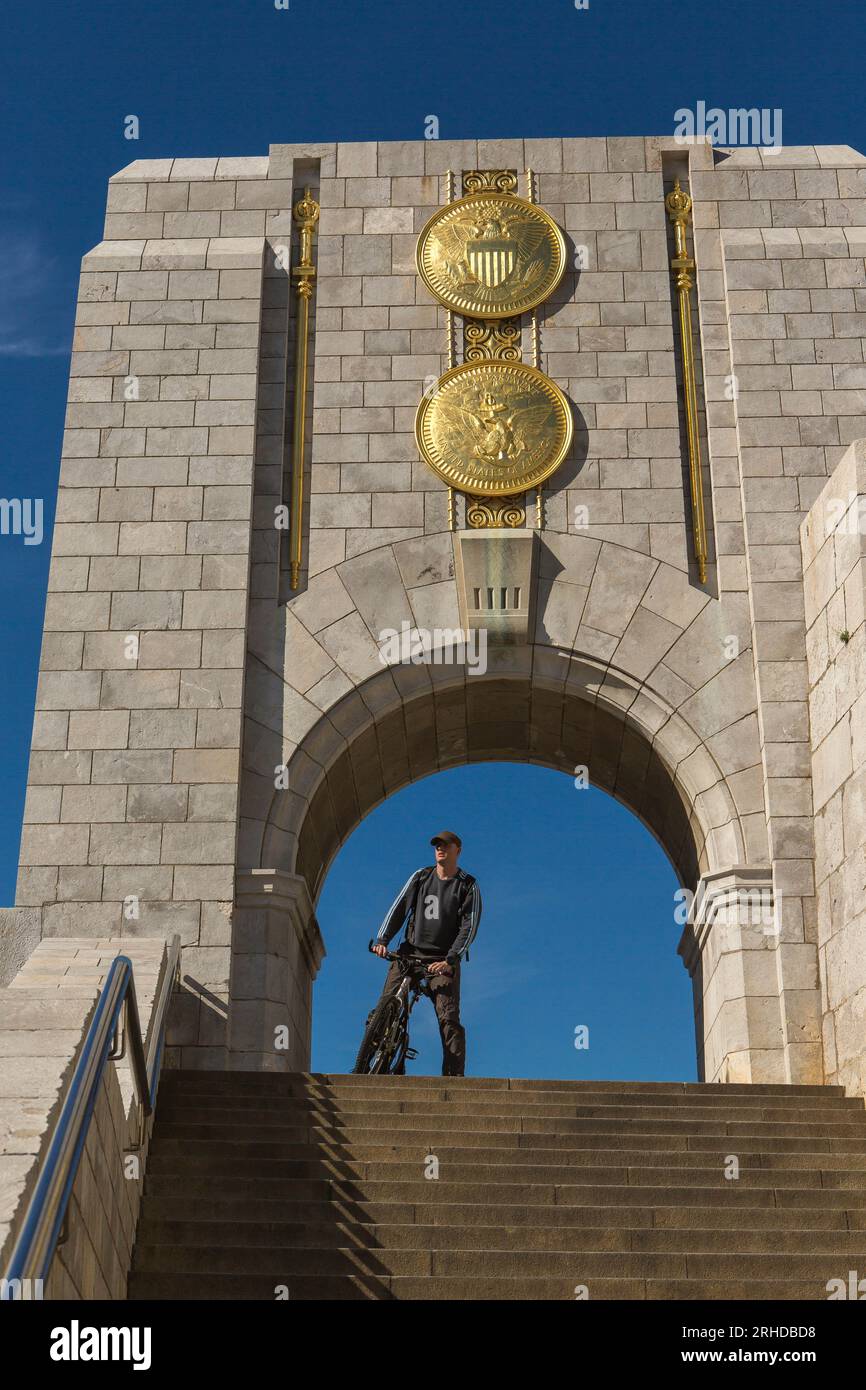 GIBRALTAR, BRITISH OVERSEAS TERRITORY, LOCATED ON THE SOUTHERN END OF ...