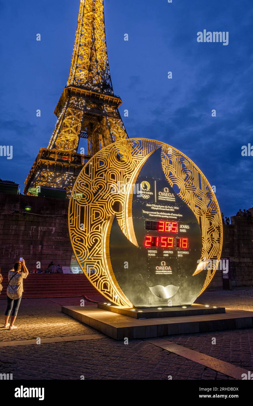 FRANCE. PARIS (75) (7TH DISTRICT) COUNTDOWN TO THE TIME BEFORE THE ...