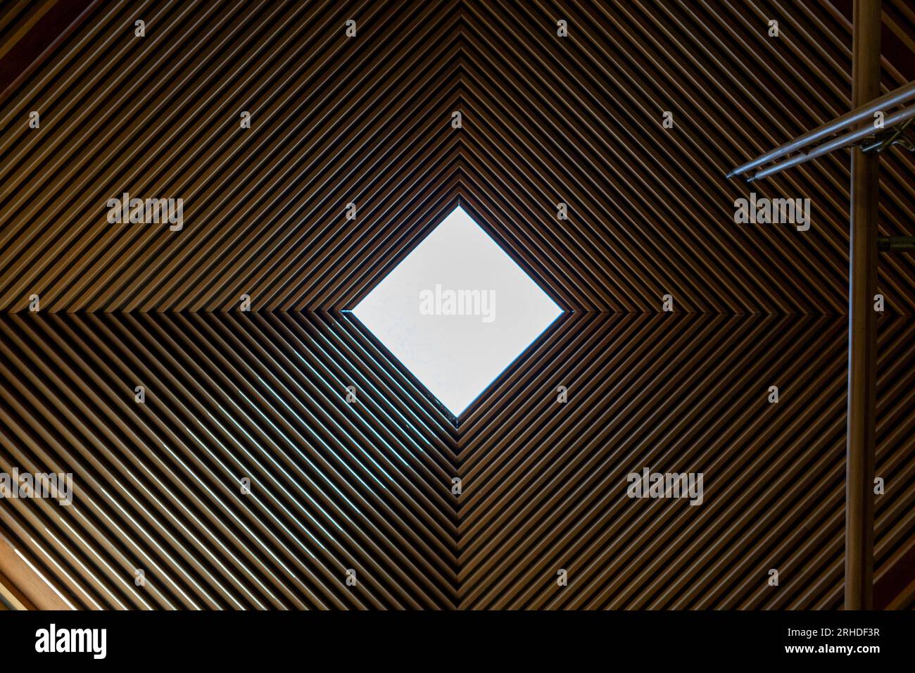 In the chapel the protagonist is light, studied in every detail thanks ...