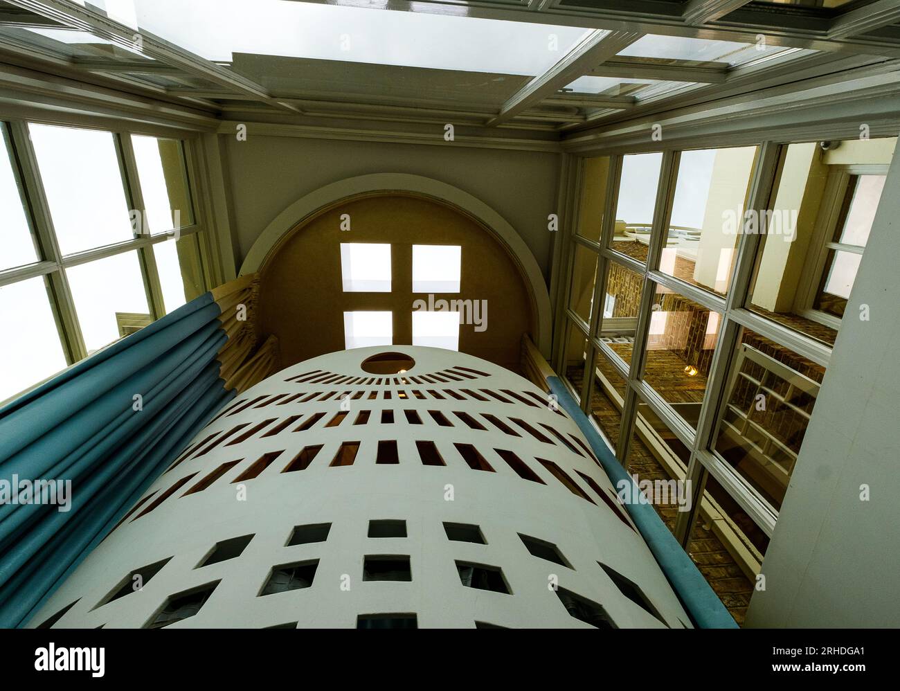 The Cosmic House, Holland Park, London. Post-modern home owned by ...