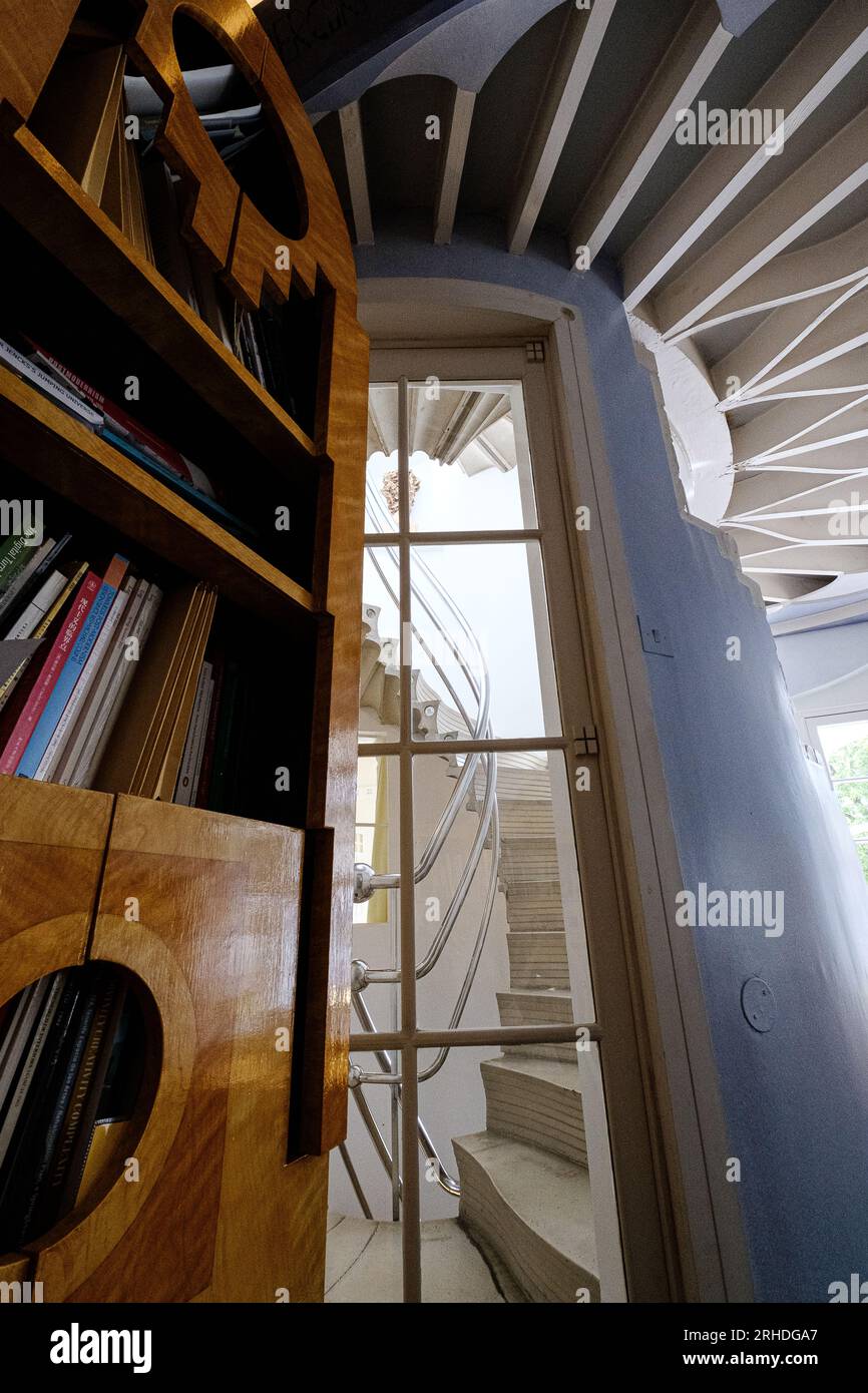 The Cosmic House, Holland Park, London. Post-modern home owned by ...