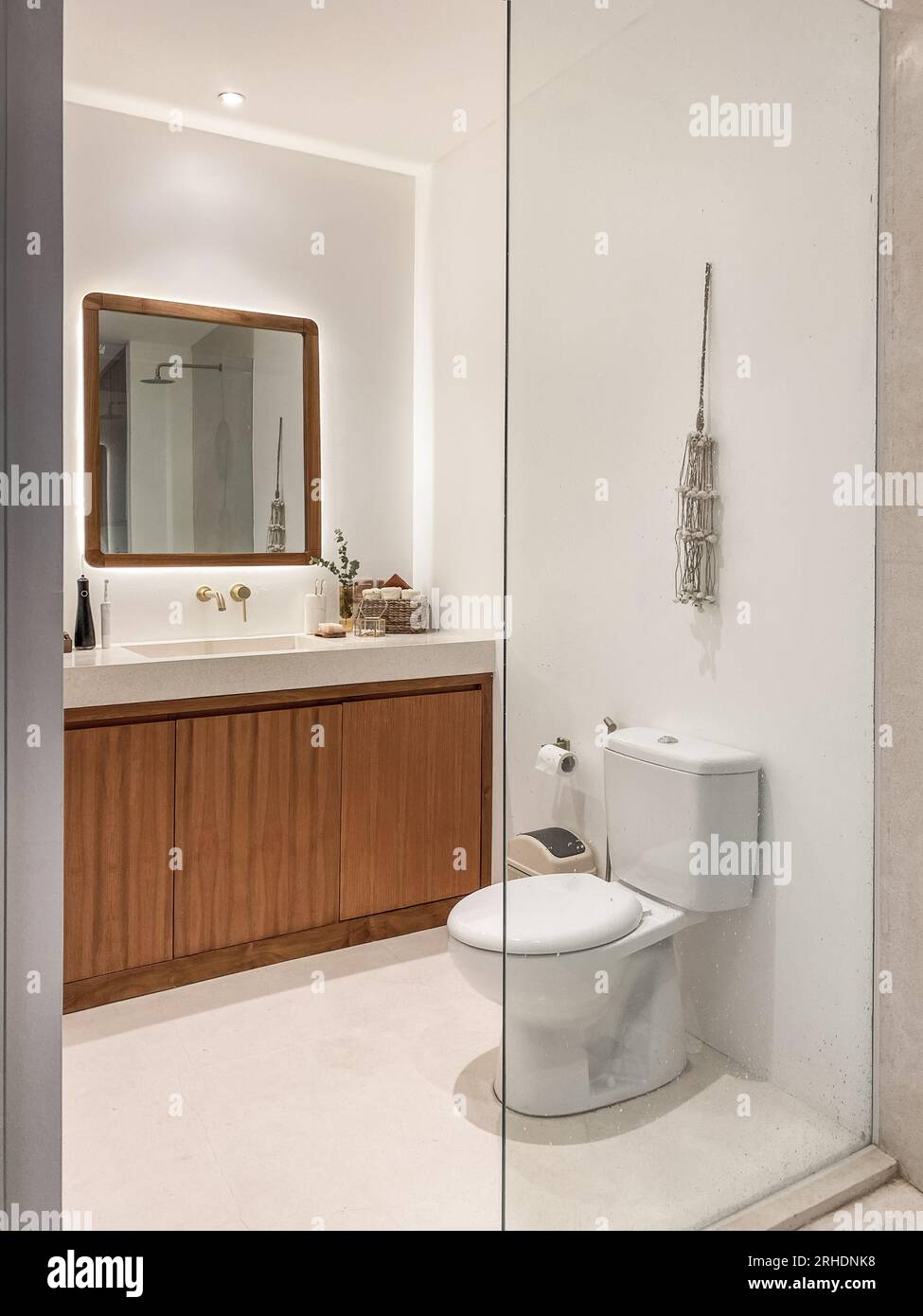 Golden restroom hi-res stock photography and images - Alamy