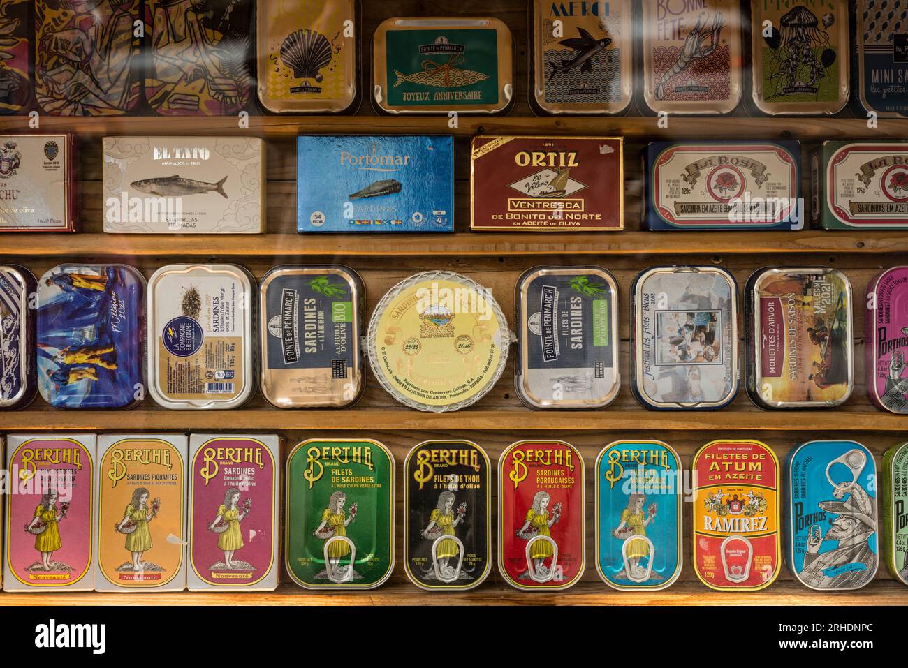 Tinned fish hi-res stock photography and images - Alamy