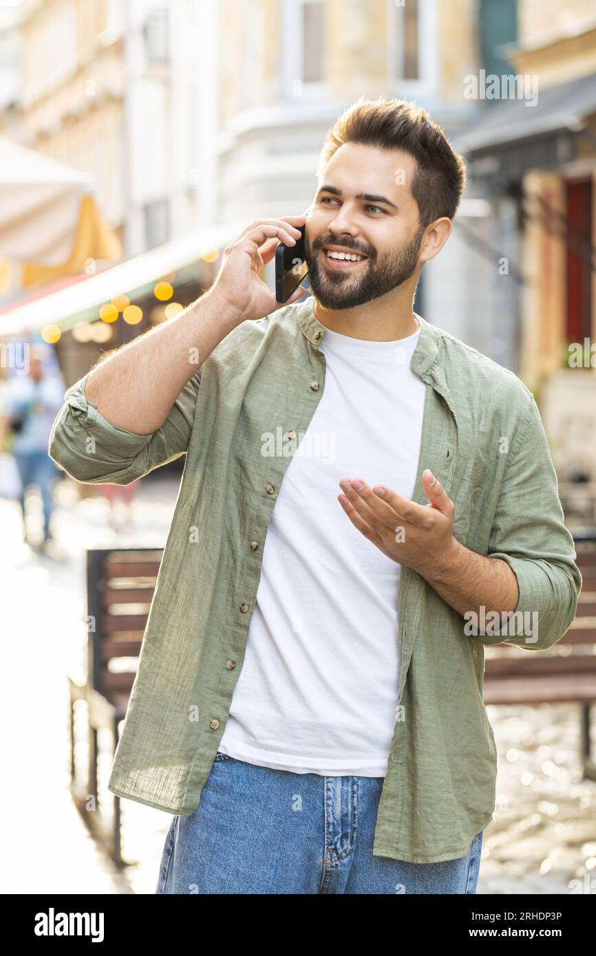 Chatting client portrait attractive hi-res stock photography and images ...