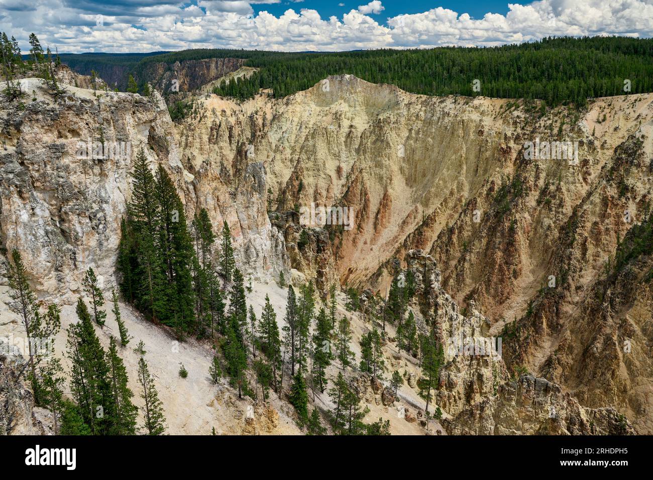colorful stone formations of Grand Canyon Of The Yellowstone ...