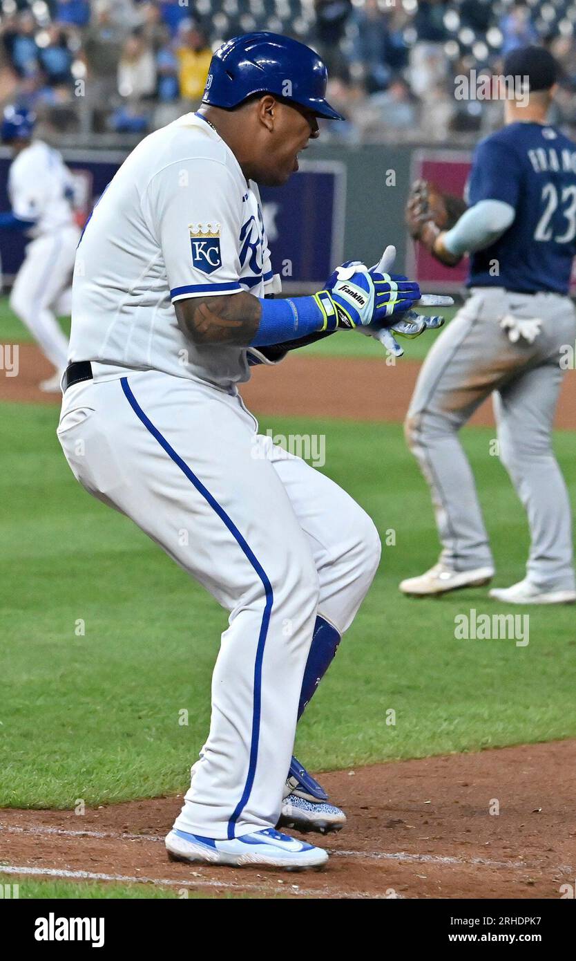 KANSAS CITY, MO - AUGUST 15: Kansas City Royals first baseman Salvador ...