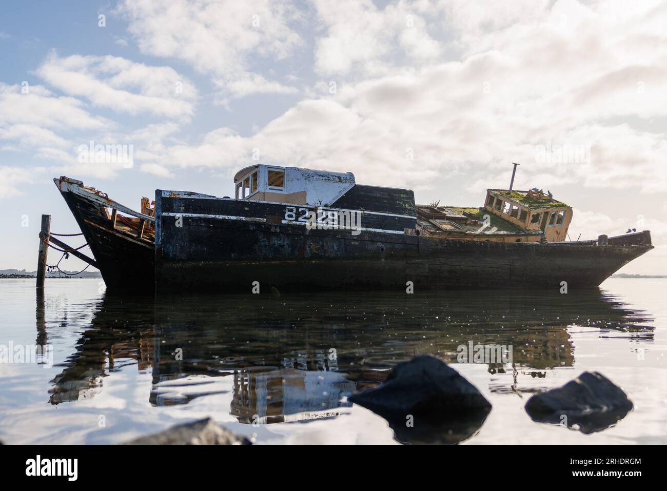 Shipwrecked off the beach hi-res stock photography and images - Alamy