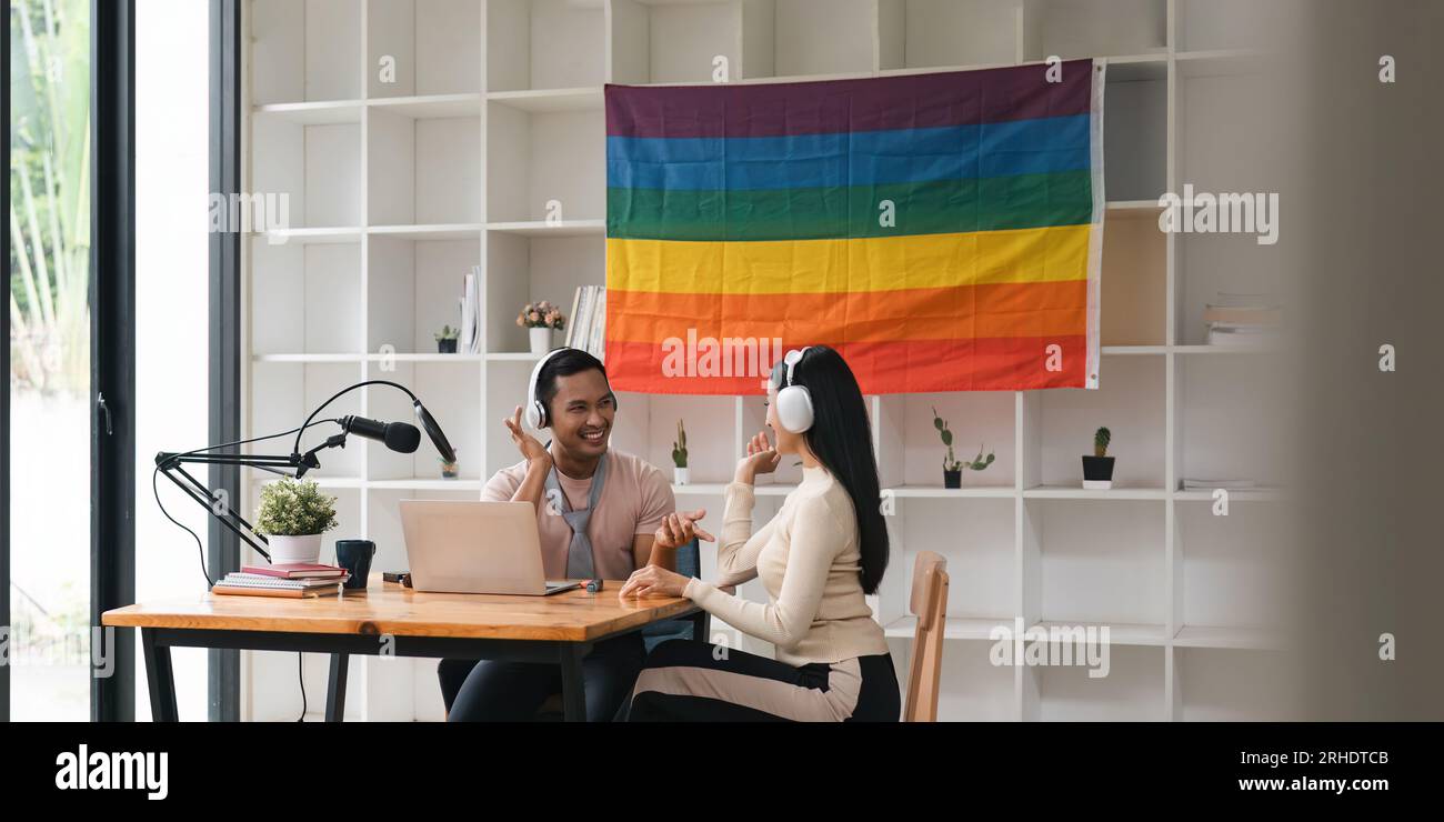 Radio host interviewing a guest hi-res stock photography and images - Alamy