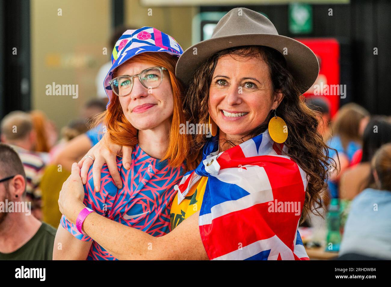 England fan celebrate boxpark hi-res stock photography and images - Alamy