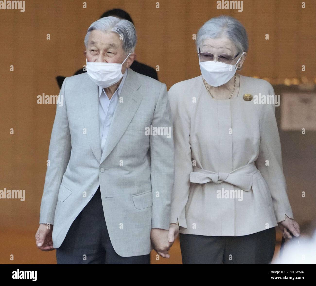 Former Japanese Emperor Akihito and former Empress Michiko visit the ...
