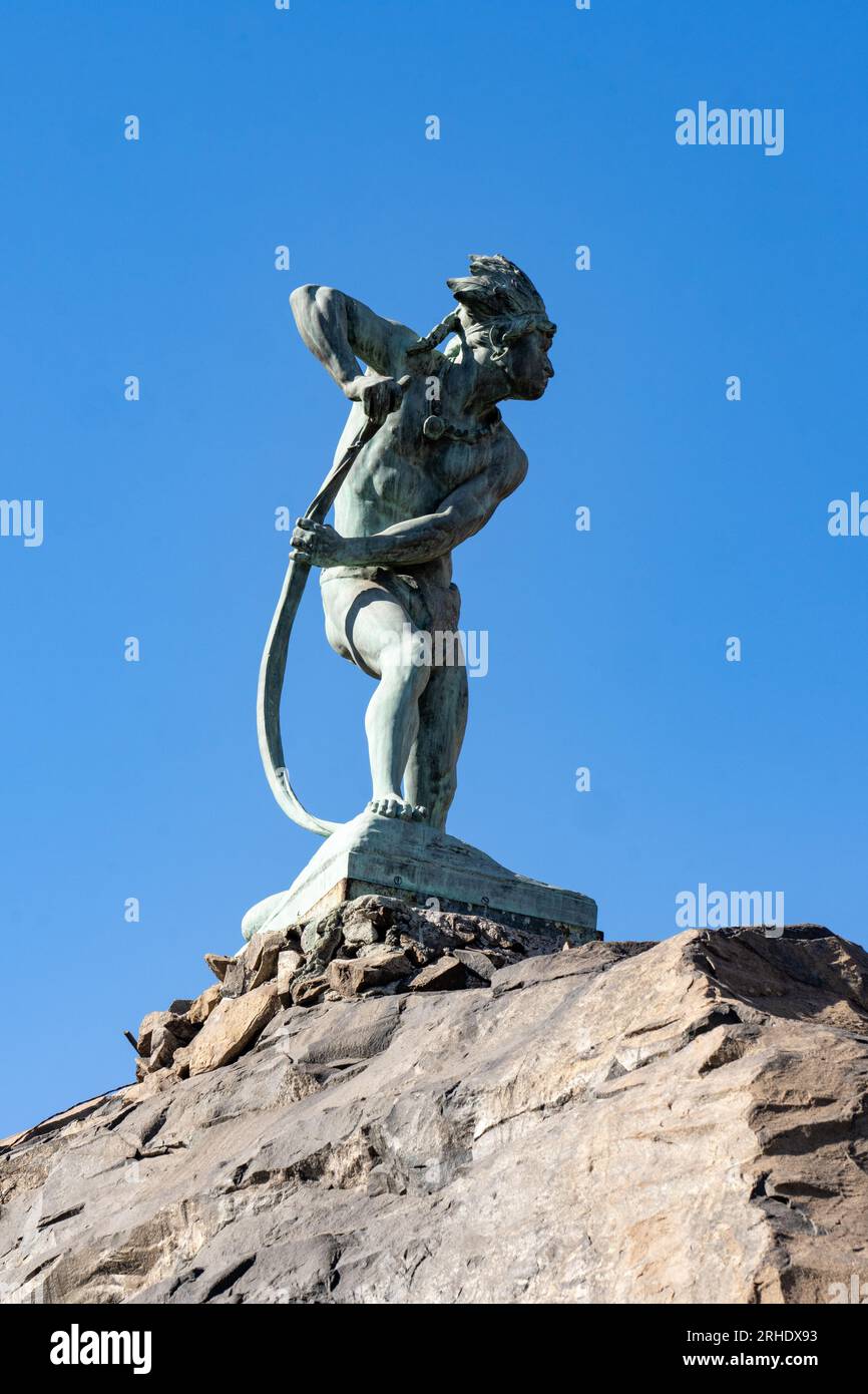 Toqui mapuche hi-res stock photography and images - Alamy