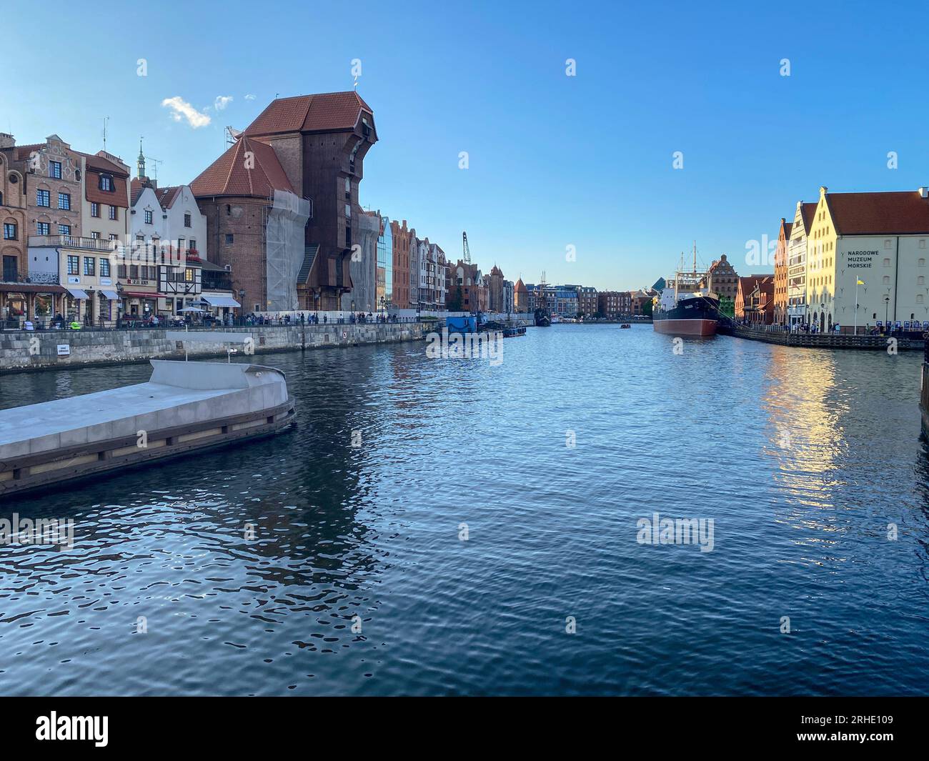 Das Krantor in Danzig (auf Polnisch: Brama Żuraw) ist eines der ...