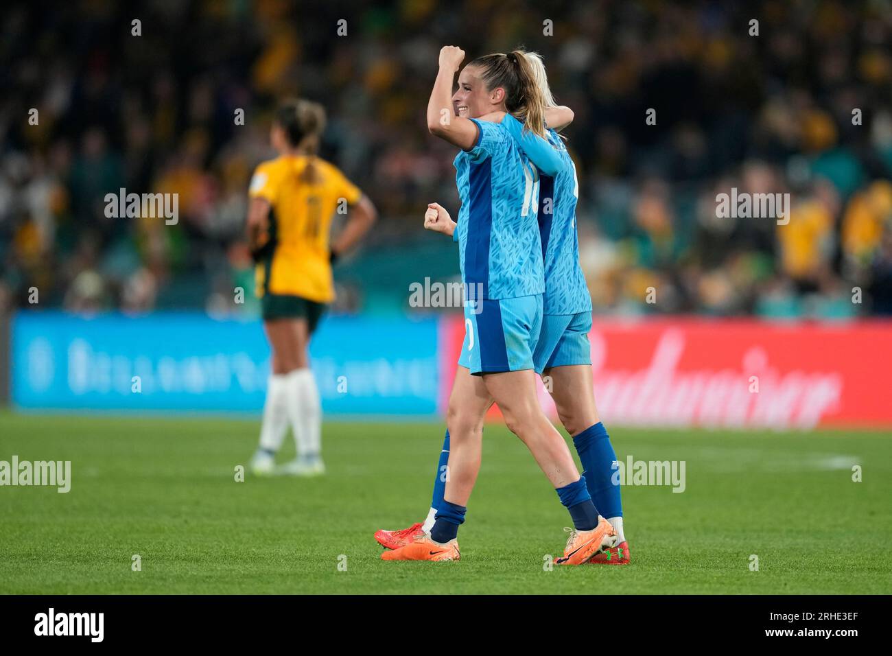 England's Ella Toone, centre, and Alex Greenwood celebrate as they won ...