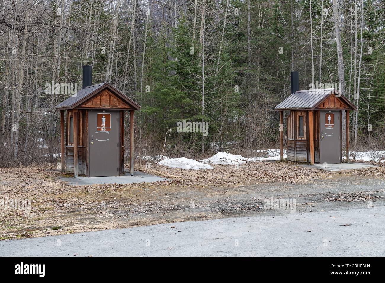 Public Toilets at the Mount Billy Mitchell rest area on Highway 4 ...