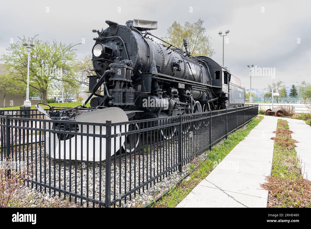 Alaska Railroad Locomotive 556 on display in Delaney Park, Anchorage ...