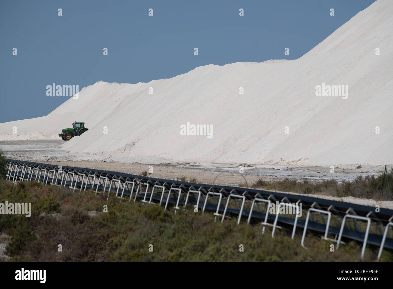 Pink Ponds In Man-made Salt Evaporation Pans In Camargue, Salin de ...