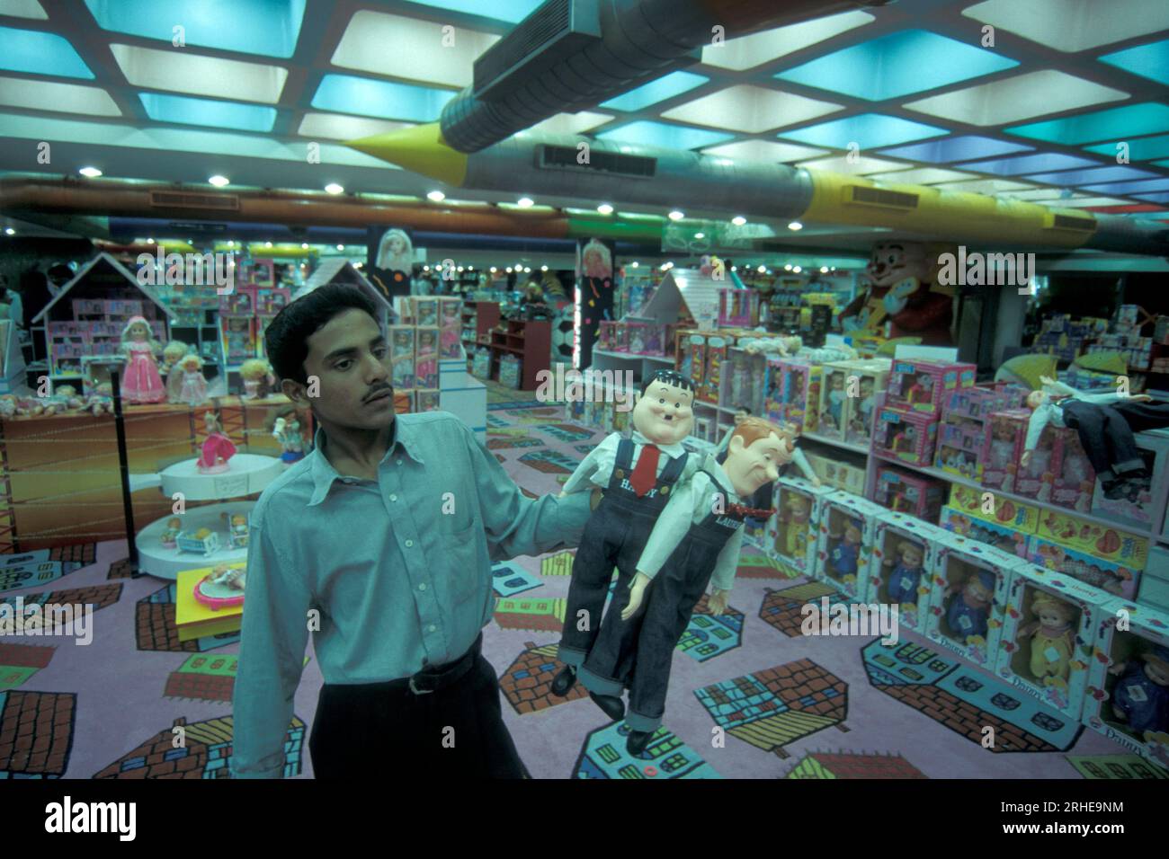 Inside the modern Shopping Mall Kemp Fort for Saree and Toys in the ...