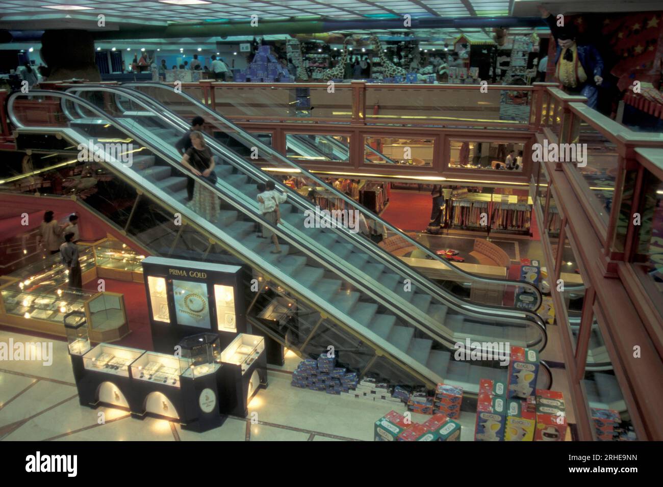 Inside the modern Shopping Mall Kemp Fort for Saree and Toys in the ...