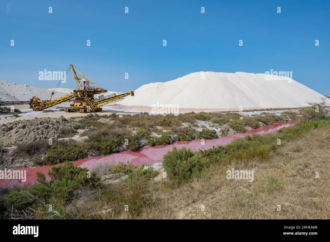 Pink Ponds In Man-made Salt Evaporation Pans In Camargue, Salin de ...