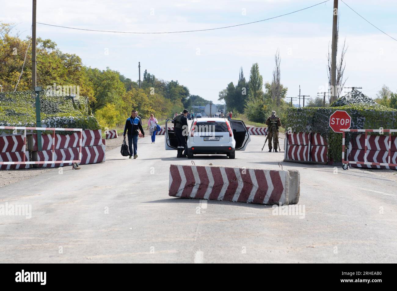 Policeman control document of people hi-res stock photography and ...