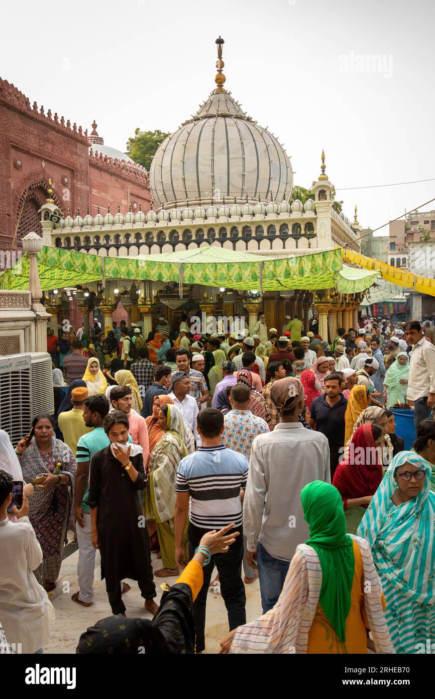 India, Delhi, Nizamuddin West, Dargah Nizamuddin Aulia, Thursday Night ...