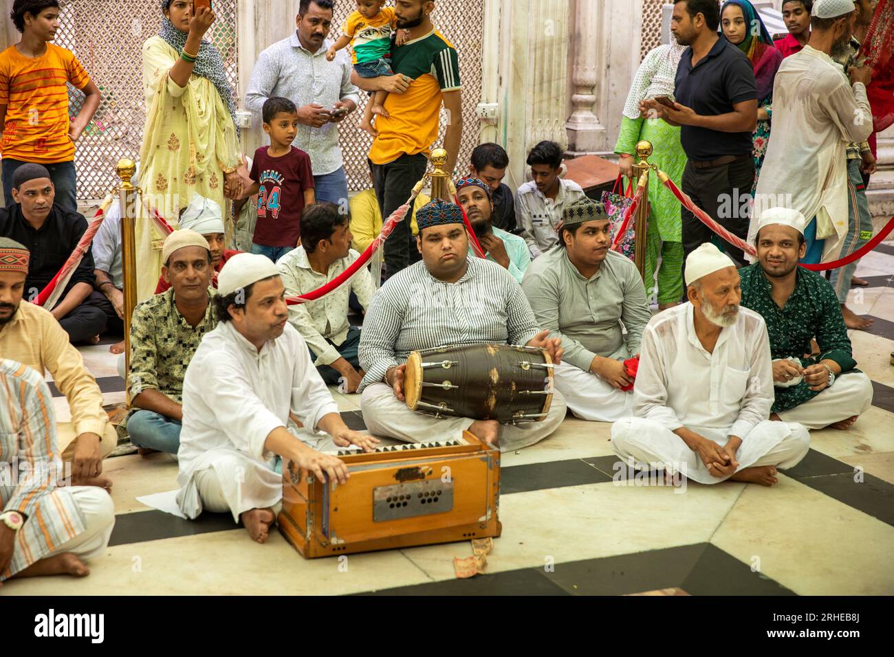 India, Delhi, Nizamuddin West, Dargah Nizamuddin Aulia, Thursday Night ...