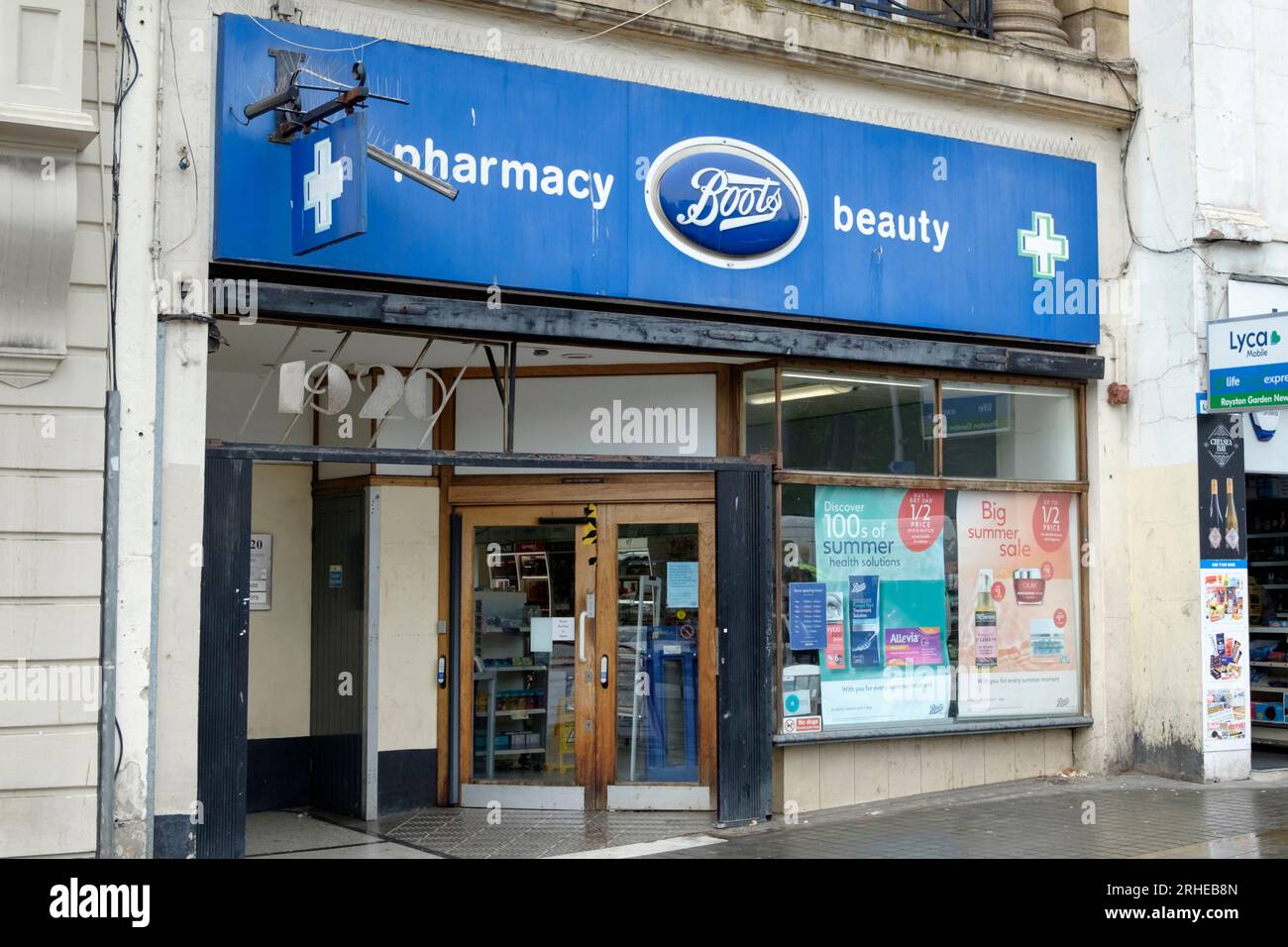 Chemist shop front hi-res stock photography and images - Alamy