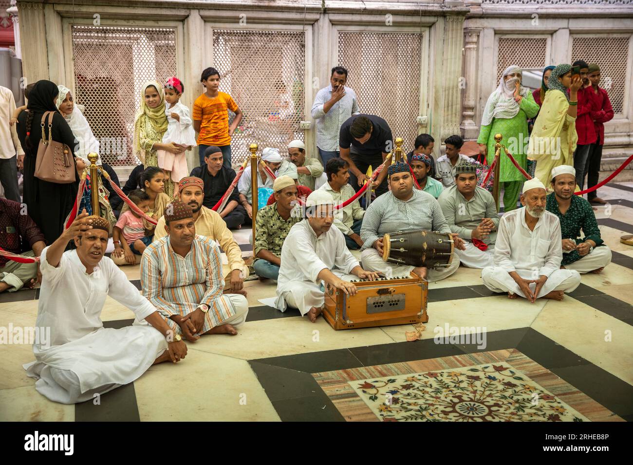 India, Delhi, Nizamuddin West, Dargah Nizamuddin Aulia, Thursday Night ...