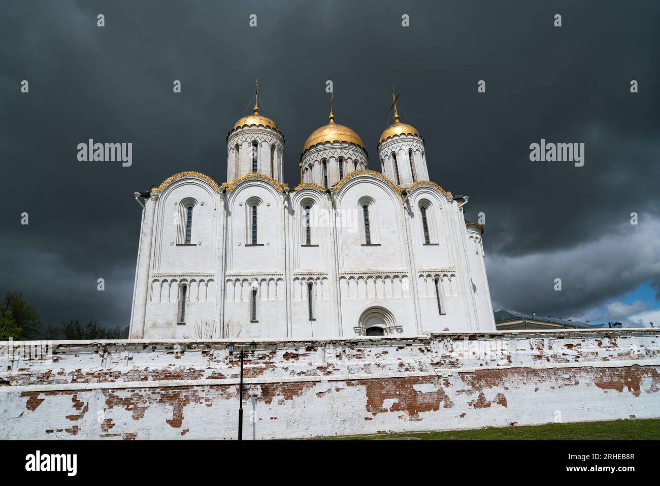 Russian 12th century cathedral architecture hi-res stock photography ...