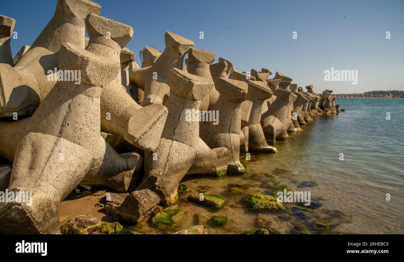Tetrapod blocks hi-res stock photography and images - Alamy