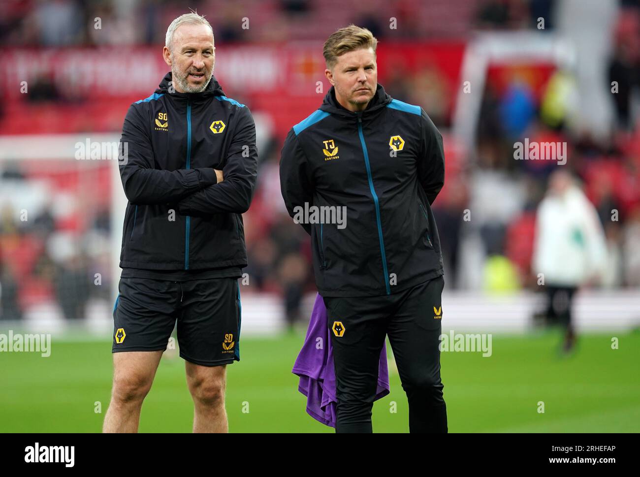 Wolverhampton Wanderers assistant manager Shaun Derry and first team ...