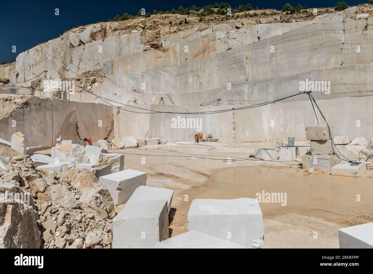 Marble cutting machine hi-res stock photography and images - Alamy