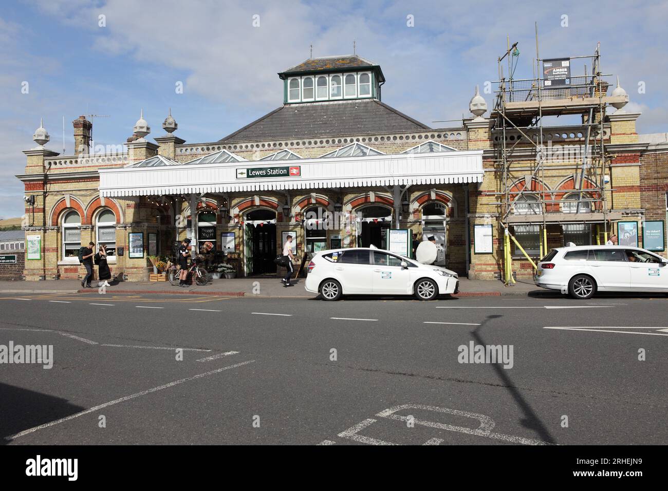 Station road lewes hi-res stock photography and images - Alamy