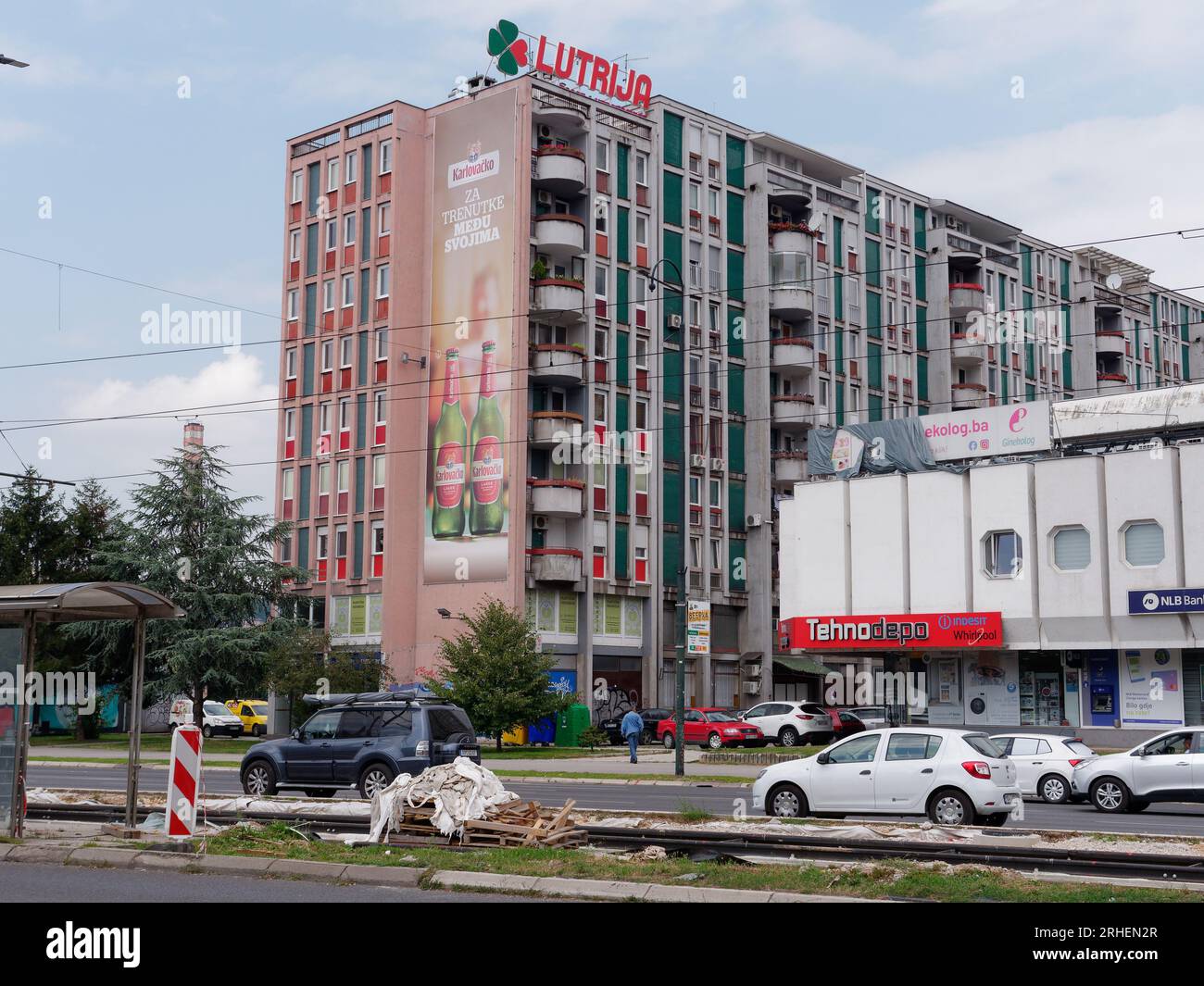 16 storey apartment building hi-res stock photography and images - Alamy