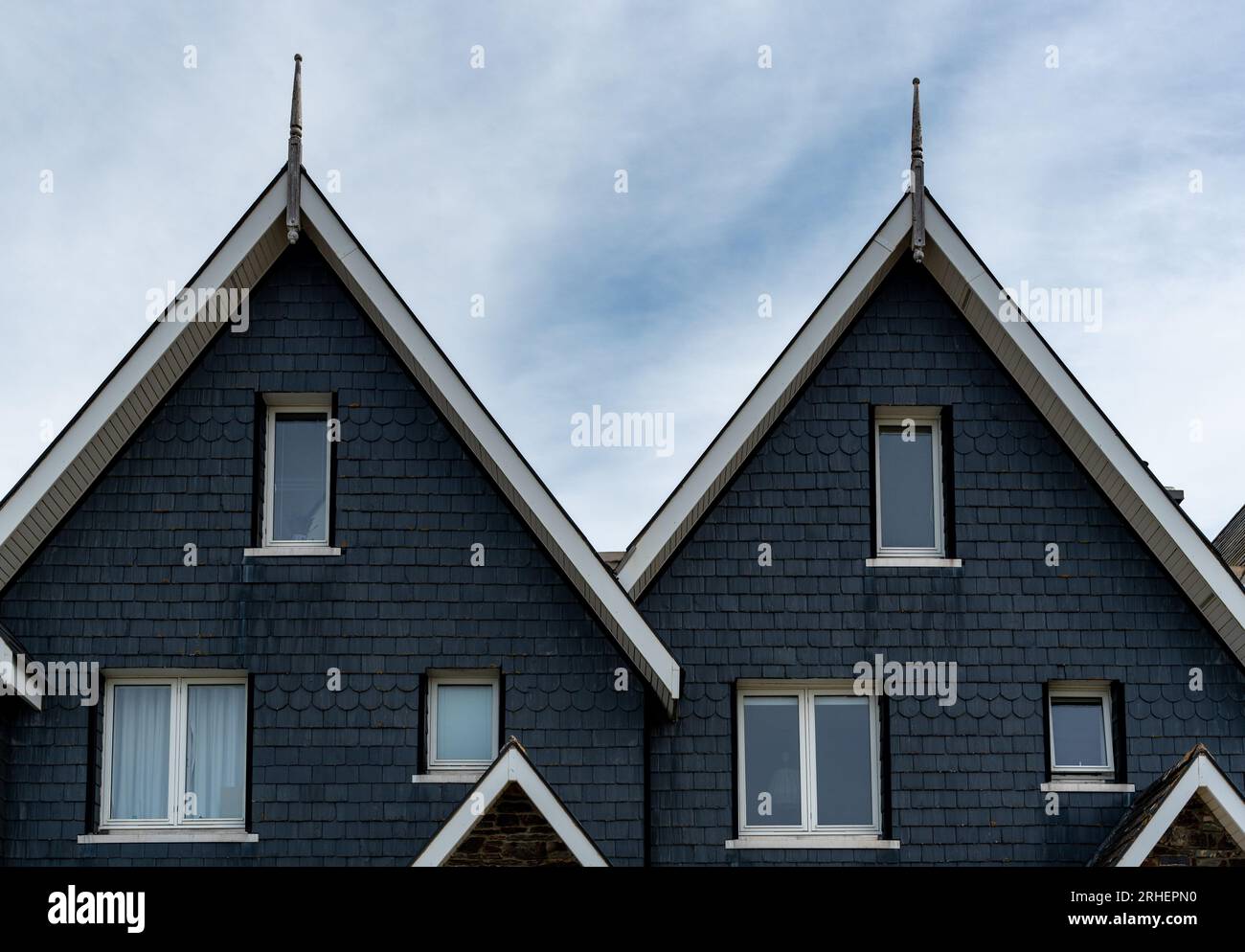 Traditional british rooftop hi-res stock photography and images - Alamy