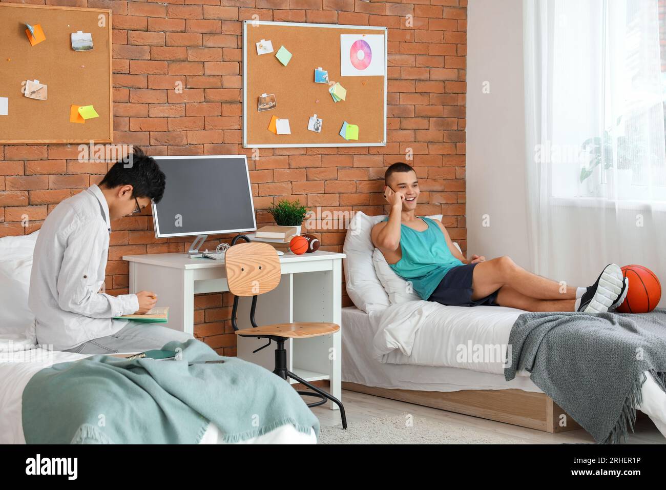 College dorm room man hi-res stock photography and images - Alamy