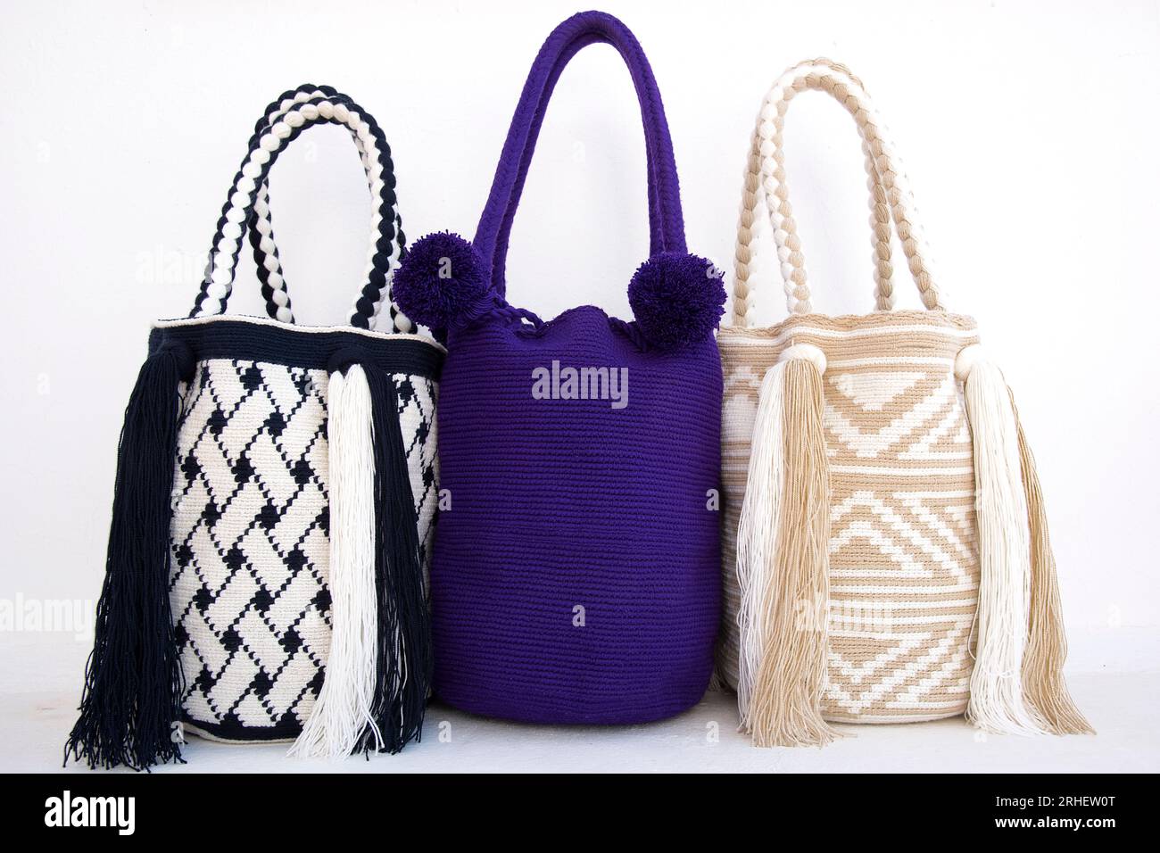 Handmade wayuu bag made in Guajira, Colombia Stock Photo - Alamy